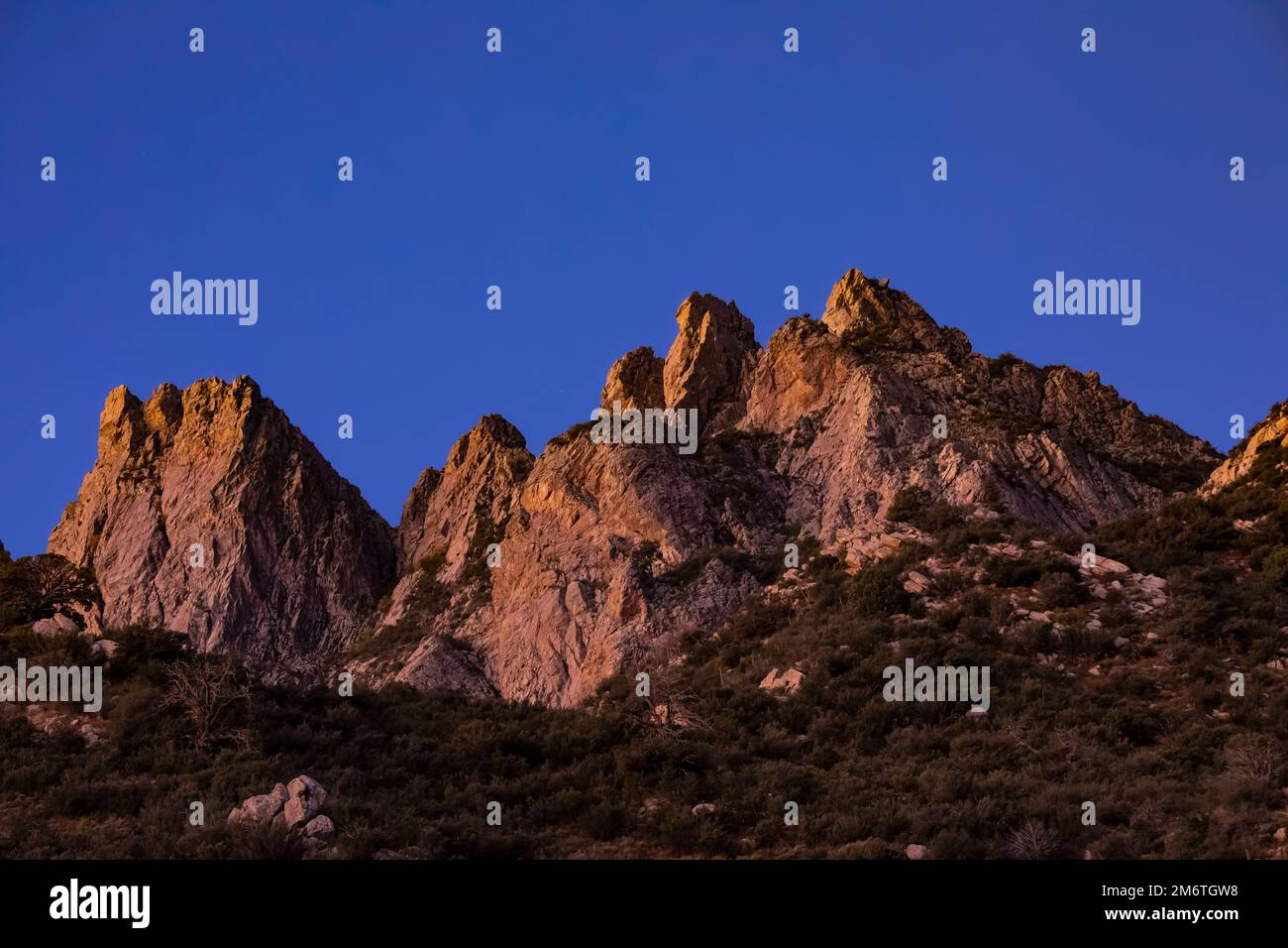 Early morning light on the needles of Organ Mountains-Desert Peaks ...