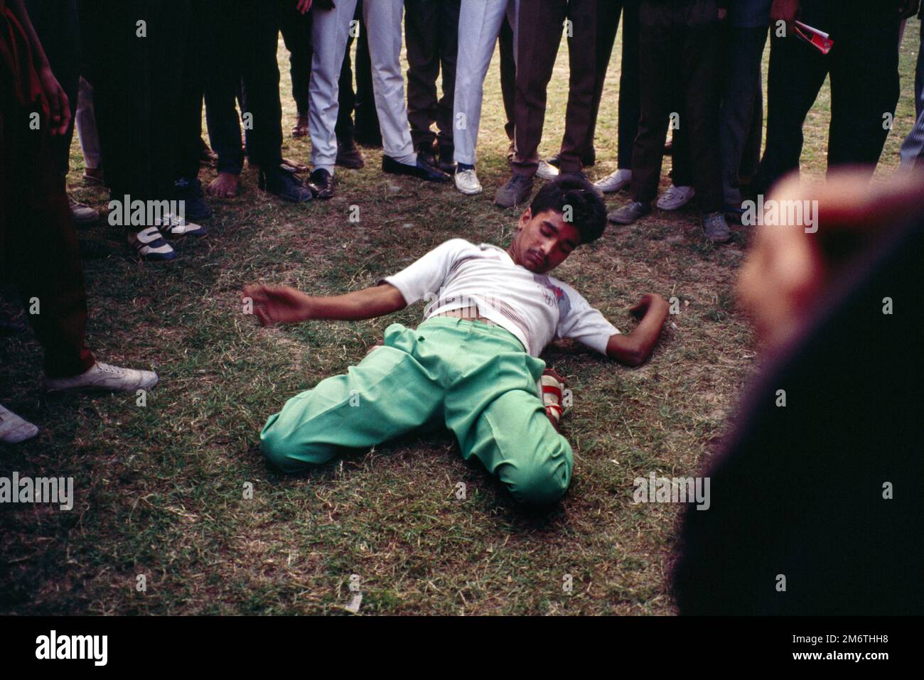 Man performing break dancing hi-res stock photography and images - Alamy