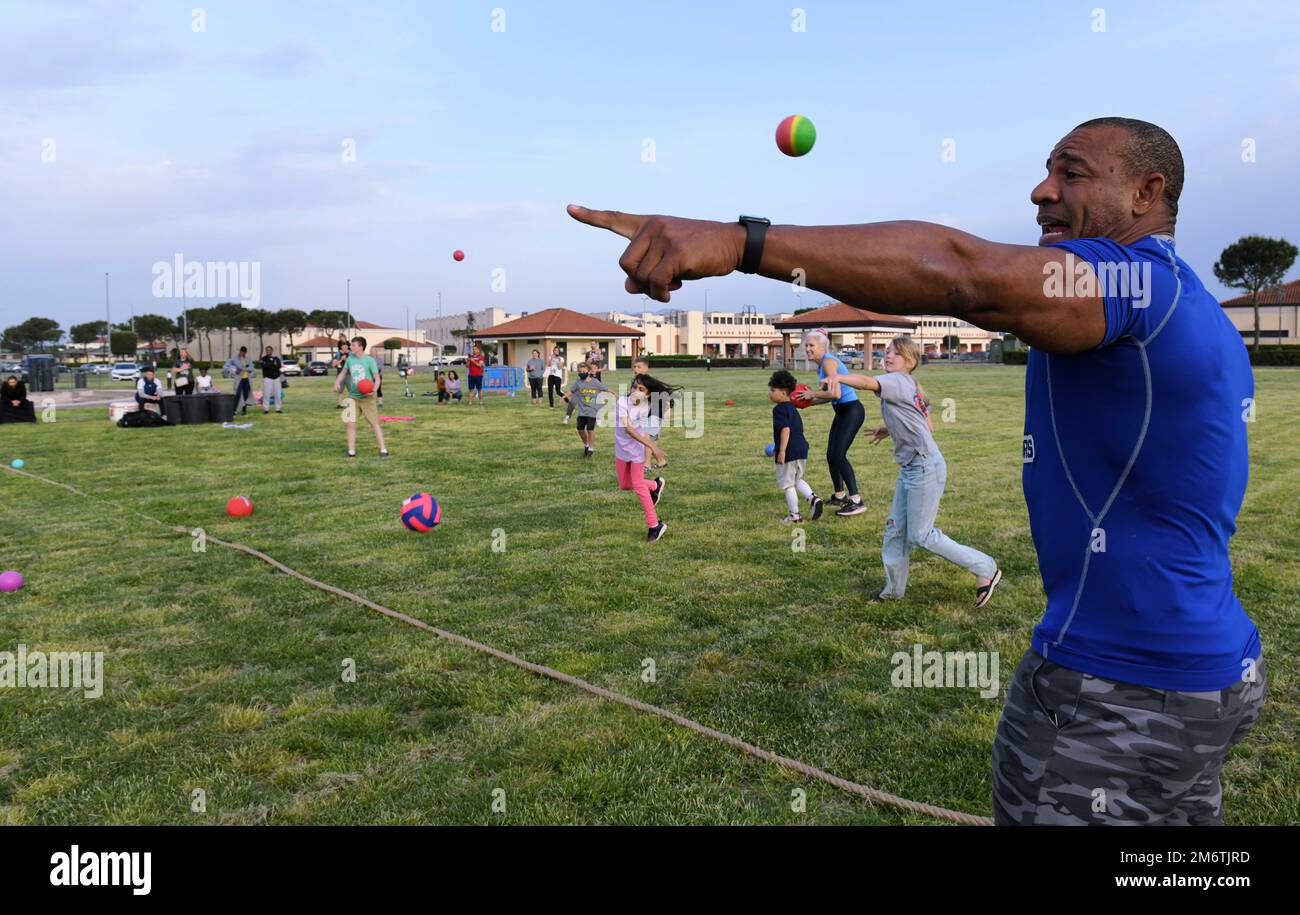 American gladiators game show hi-res stock photography and images - Alamy