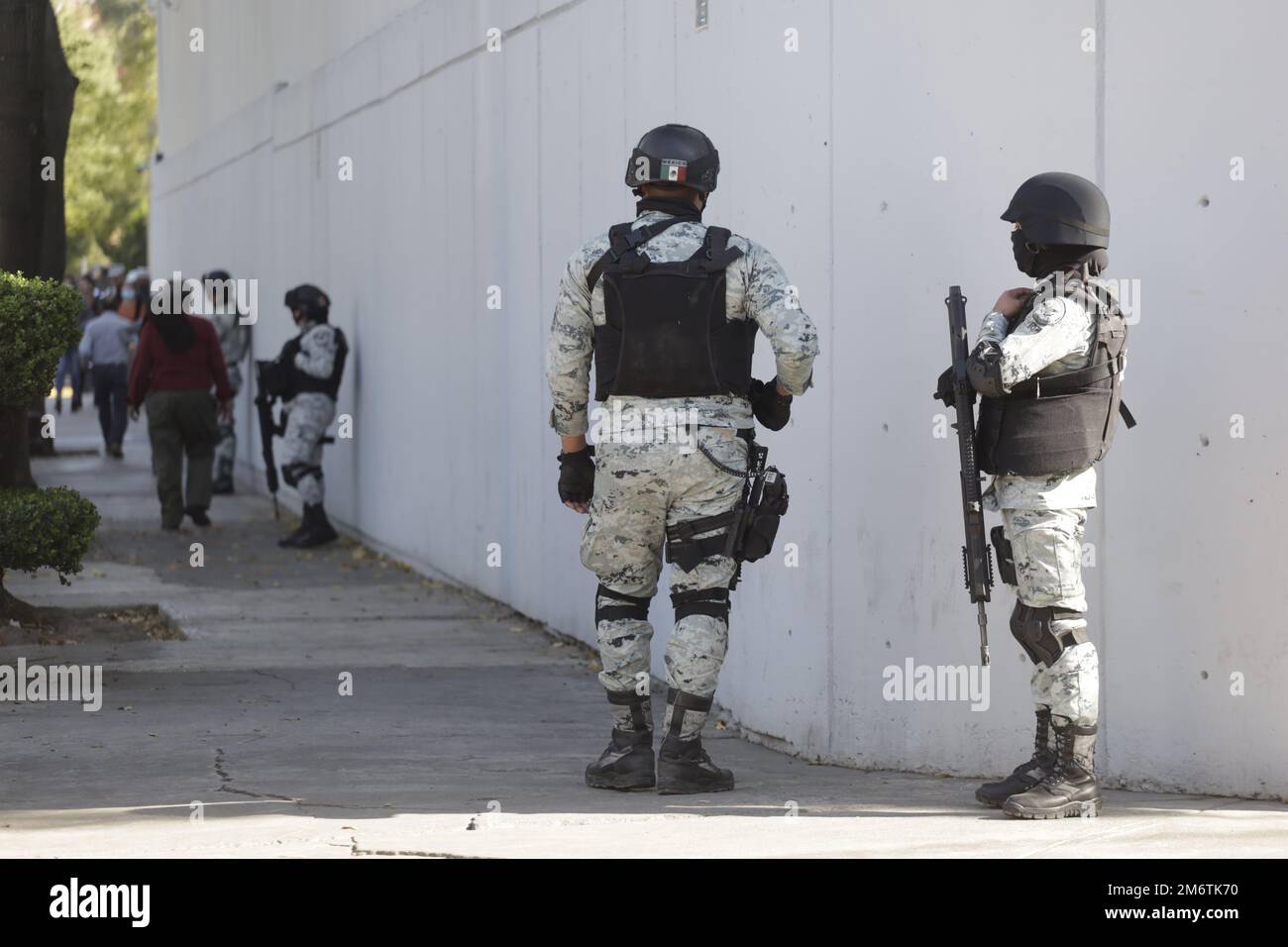 Mexico City, Mexico. 5th Jan, 2023. Members of the National Guard guard ...