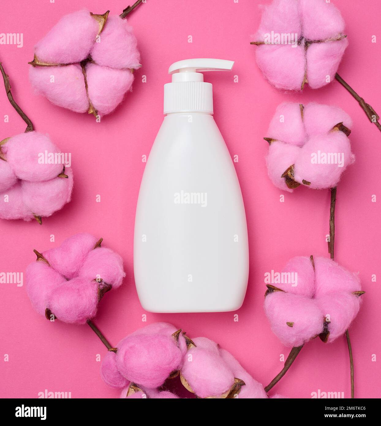 White pump bottle dispenser hi-res stock photography and images - Alamy