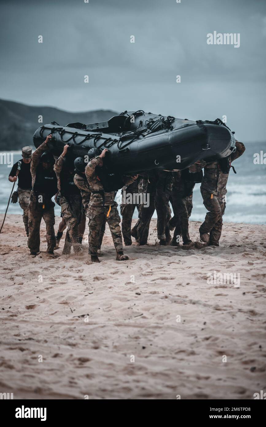 Soldiers assigned to 3rd Squadron, 4th Cavalry Regiment, 3rd Infantry ...