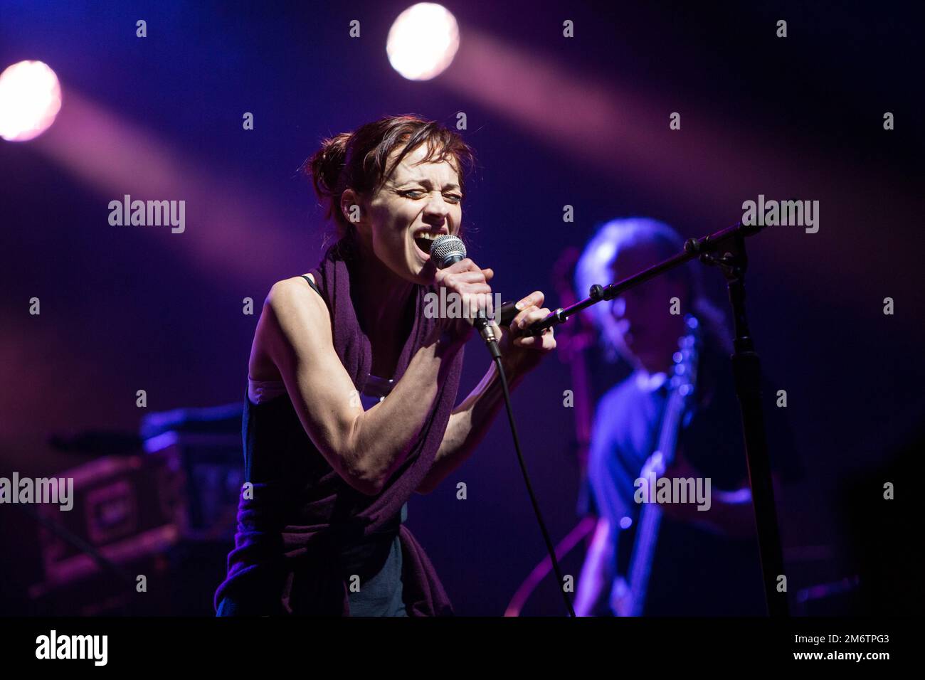 Fiona apple singer hi-res stock photography and images - Alamy