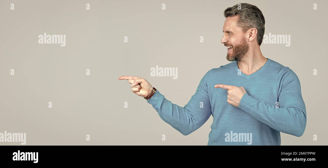Guy pointing hi-res stock photography and images - Alamy