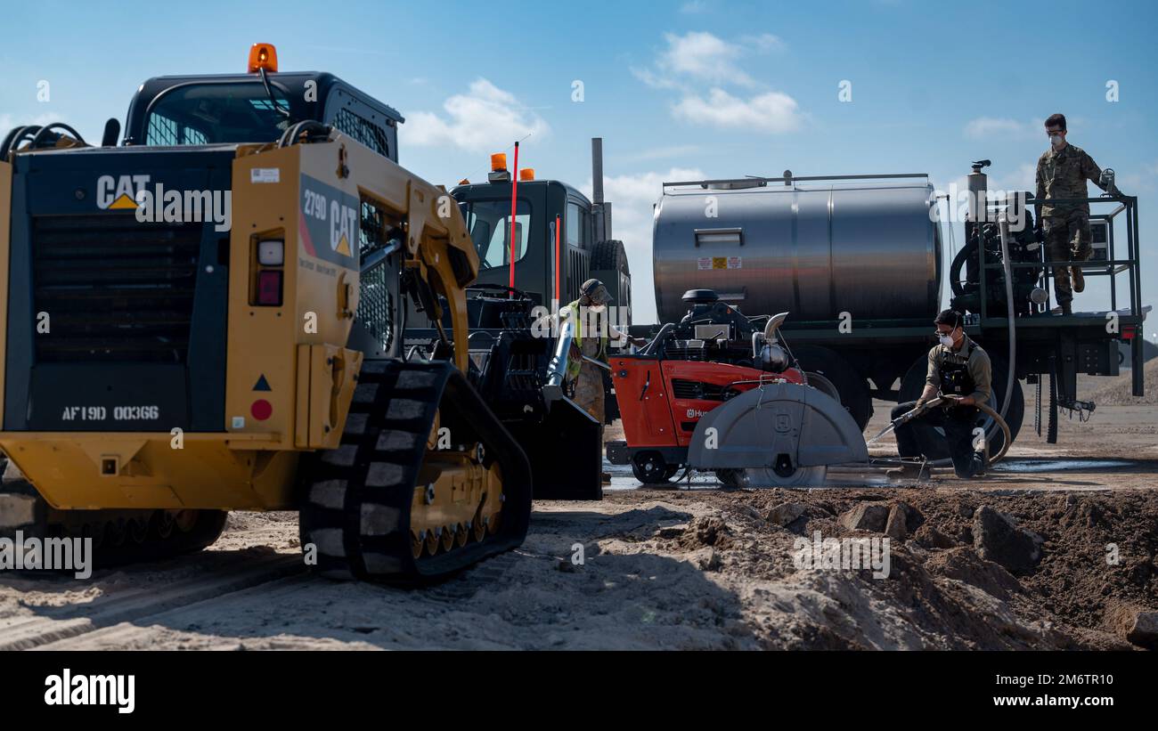 Rapid runway repair hi-res stock photography and images - Alamy