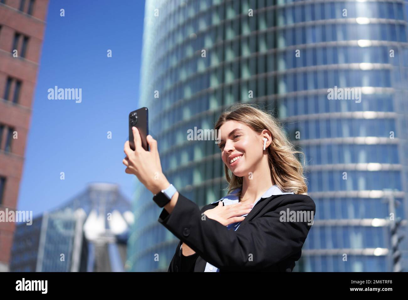 Wave at camera hi-res stock photography and images - Alamy