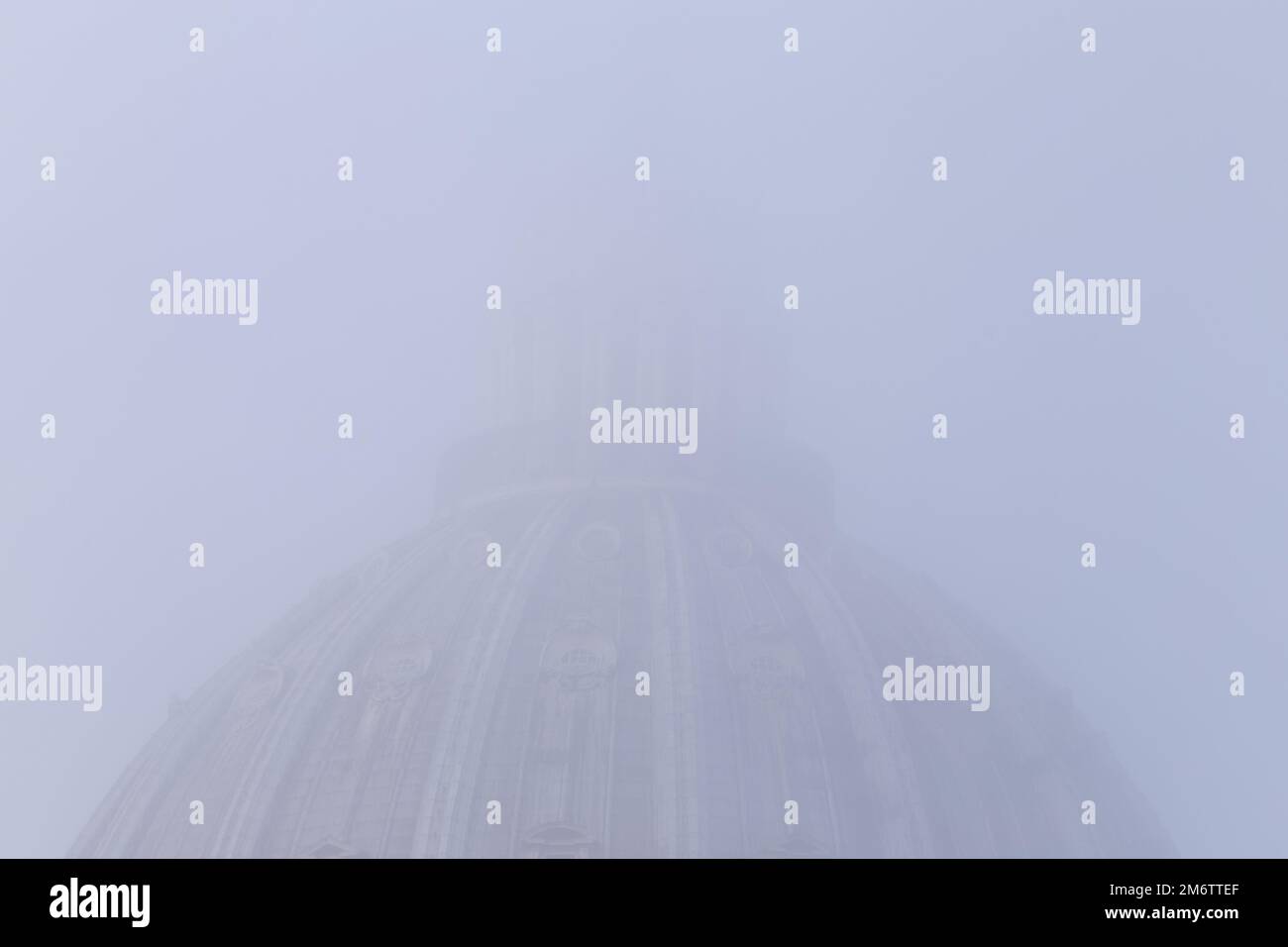 Rome, Italy. 05th Jan, 2023. View of St. Peter's dome wrapped in fog ...