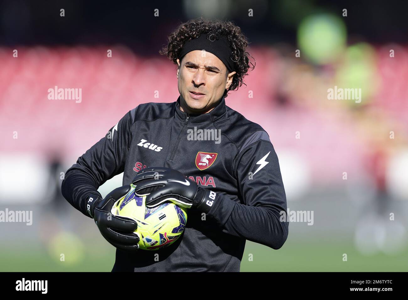 Guillermo Ochoa of US Salernitana prior to the Serie A football match ...