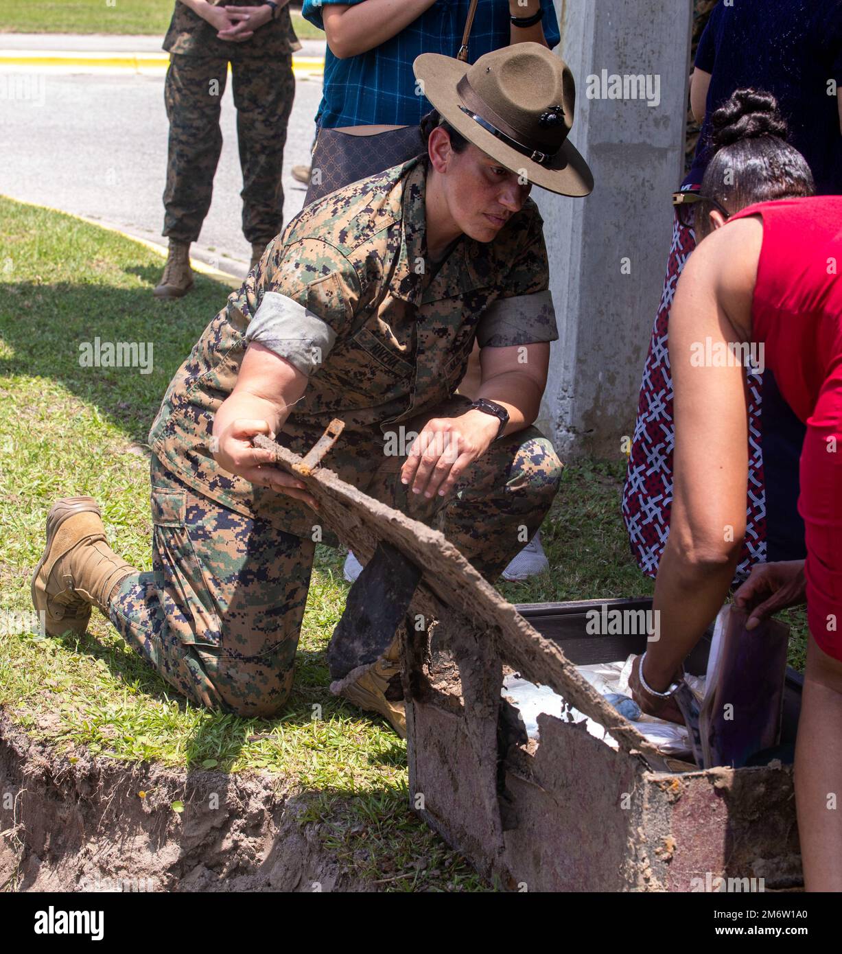 Sgt. Maj. Robin C. Fortner (Ret.) and Sgt. Maj. Sigrid Rivera, 4th Recruit Training Battalion ...