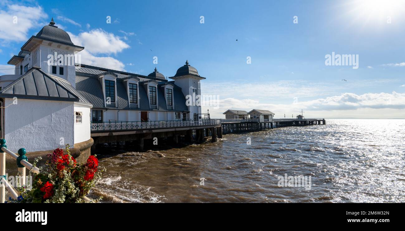 Penarth seaside town hi-res stock photography and images - Alamy