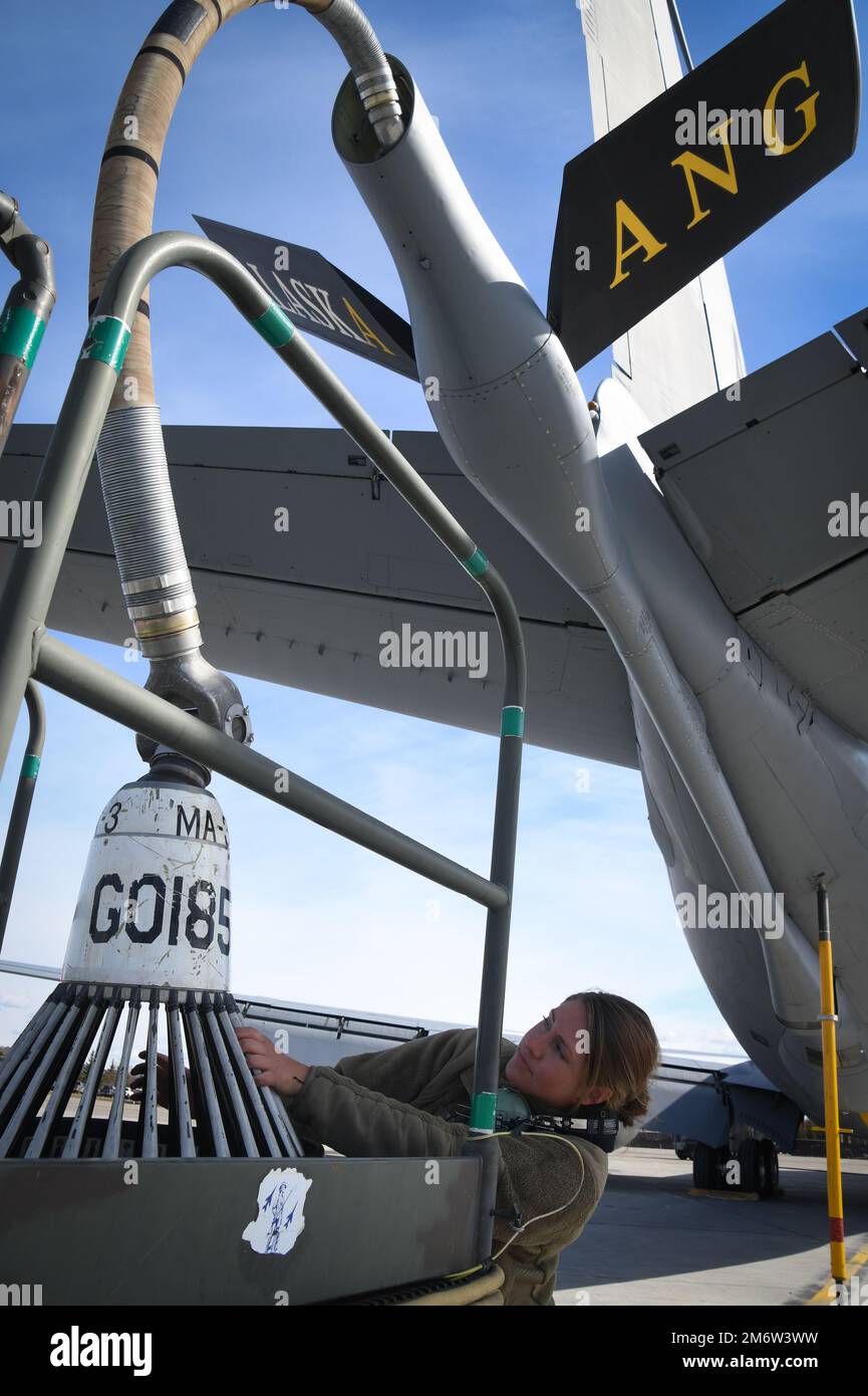 Alaska Air National Guard Crew Chief Airman 1st Class Kaitlyn ...
