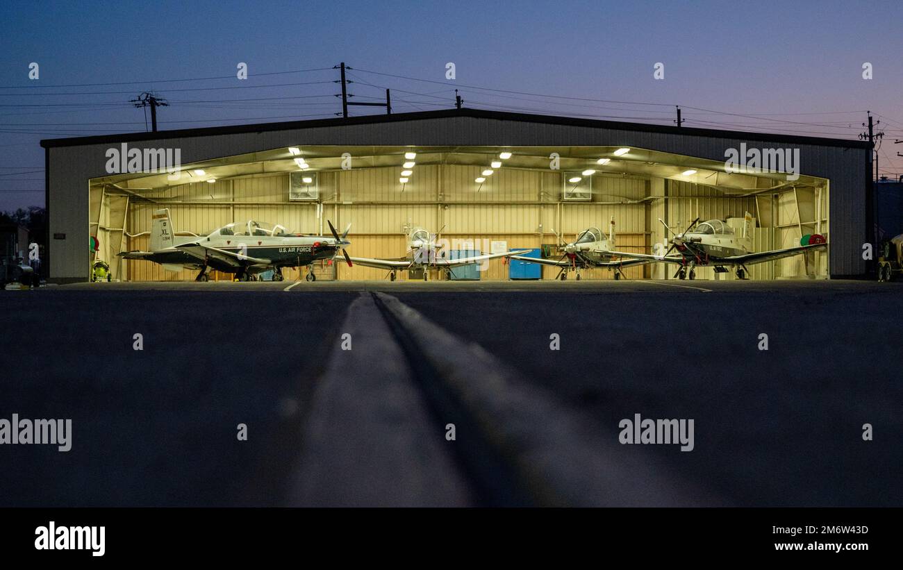 T-6 Texan IIs wait in a shelter for the next day of flying at Laughlin ...