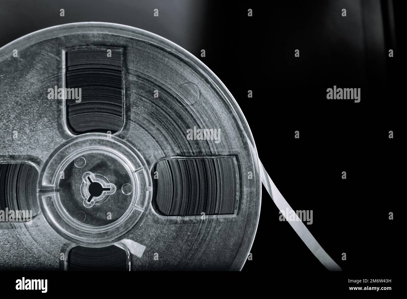 Vintage reel to reel tape spool hi-res stock photography and images - Alamy