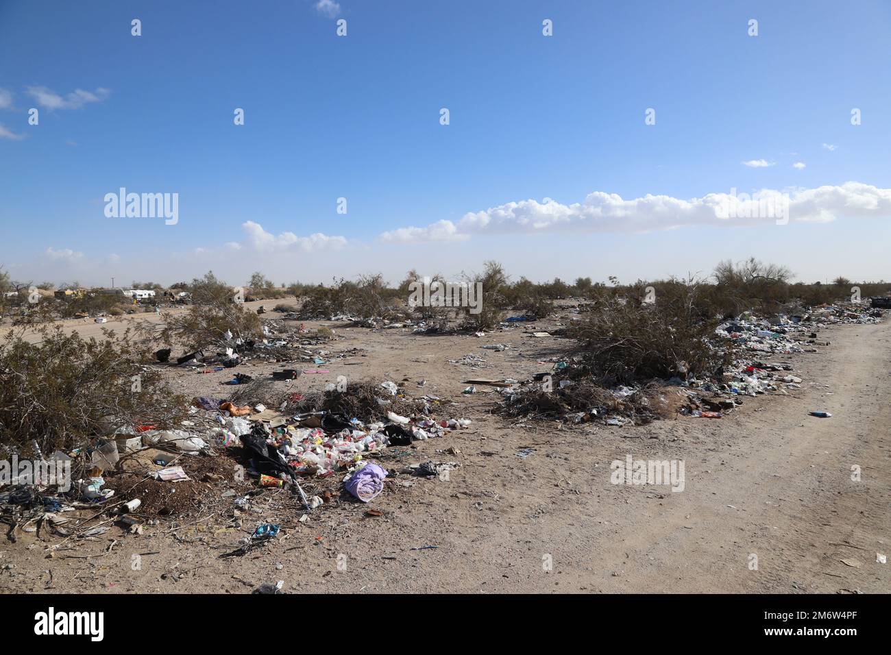 Mojave Desert Trash Stock Photo - Alamy