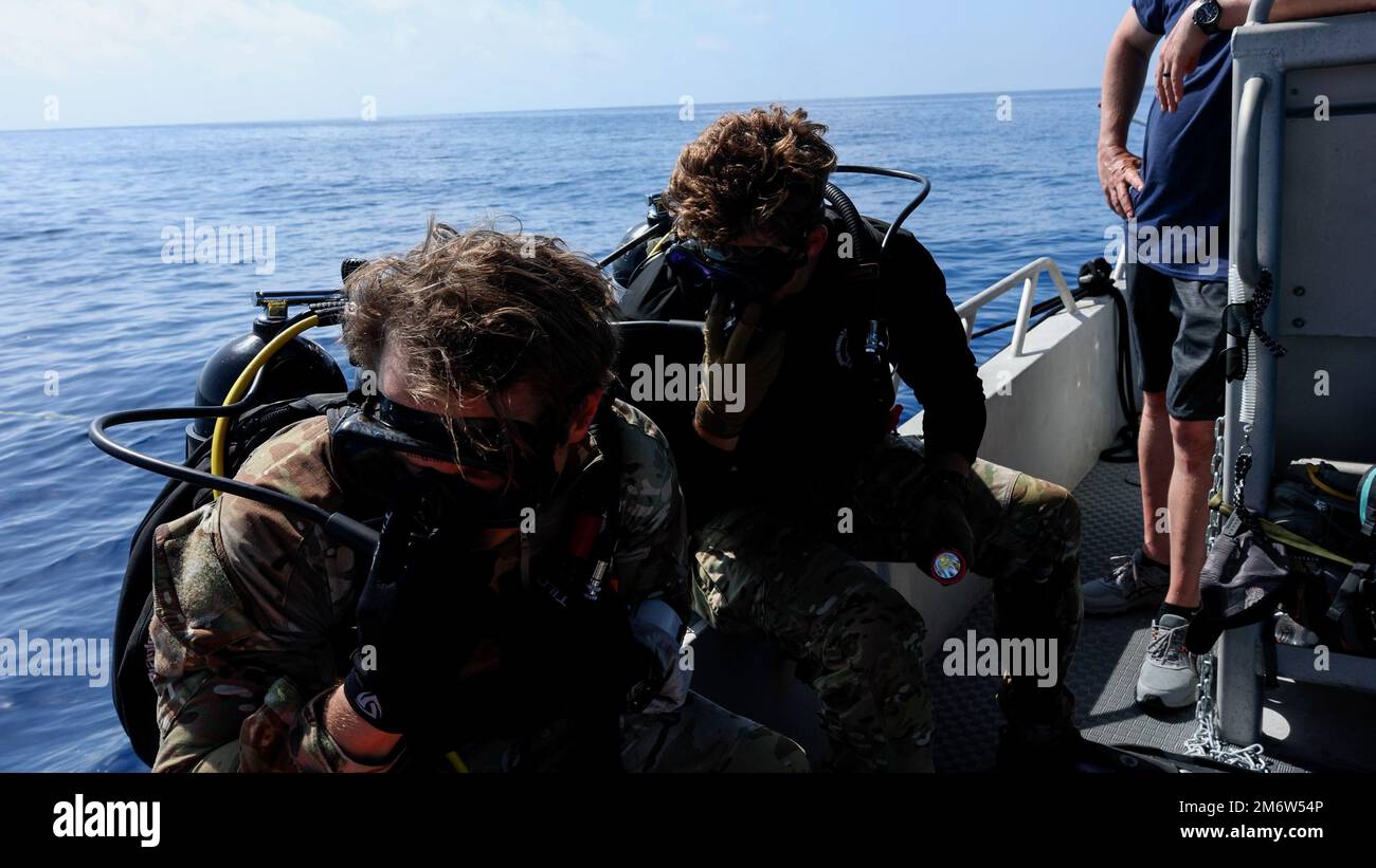 Special Forces Combat Divers with 10th Special Forces Group (Airborne ...