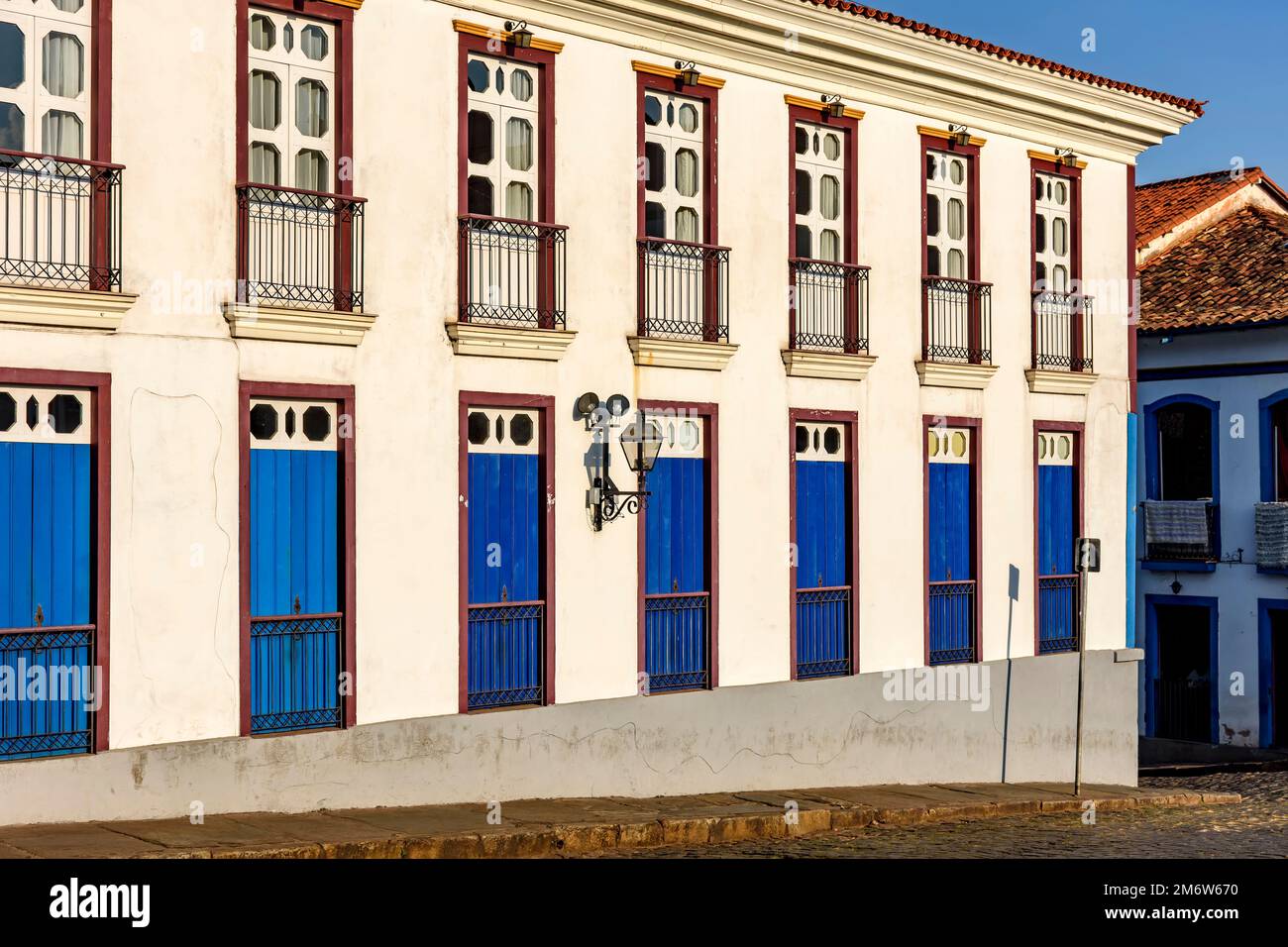 Old fashioned beautiful street hi-res stock photography and images - Alamy