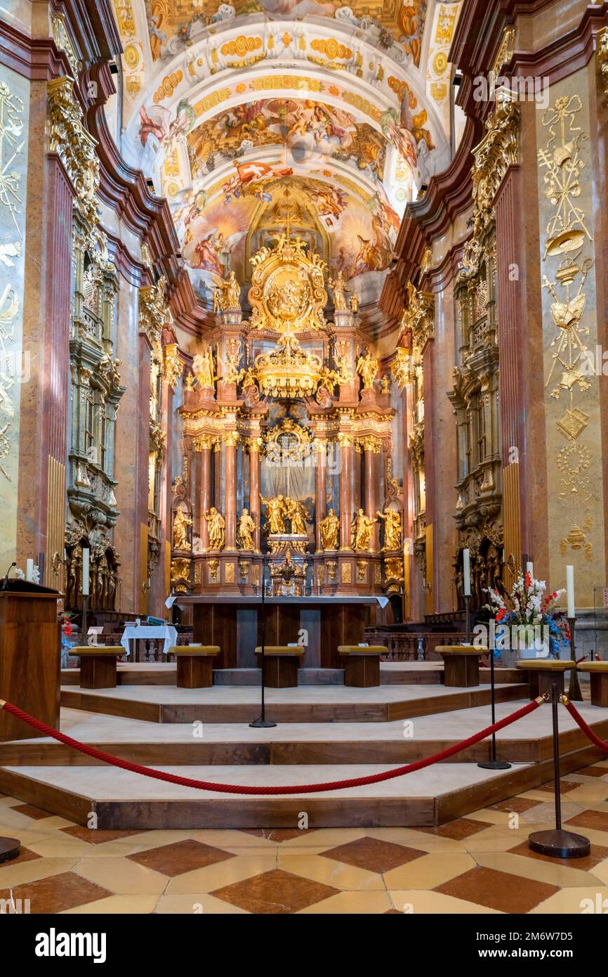 Ostnetatious hi-res stock photography and images - Alamy