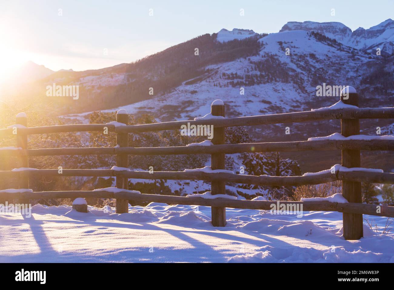 High fense hi-res stock photography and images - Alamy