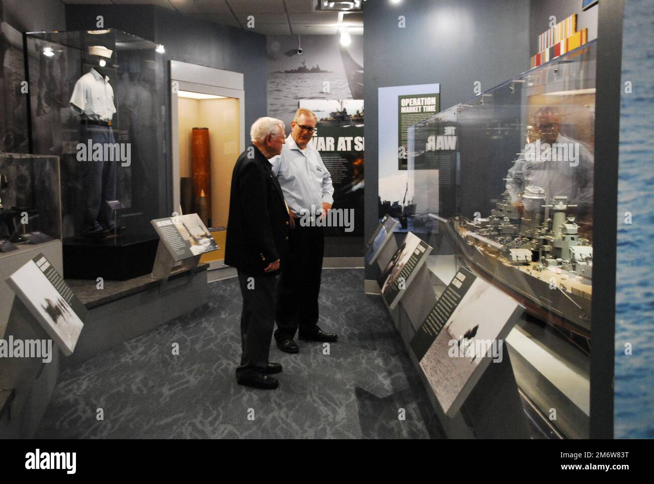 Jim Beutte (right) and Ira Hanna (left), volunteers docents at the ...