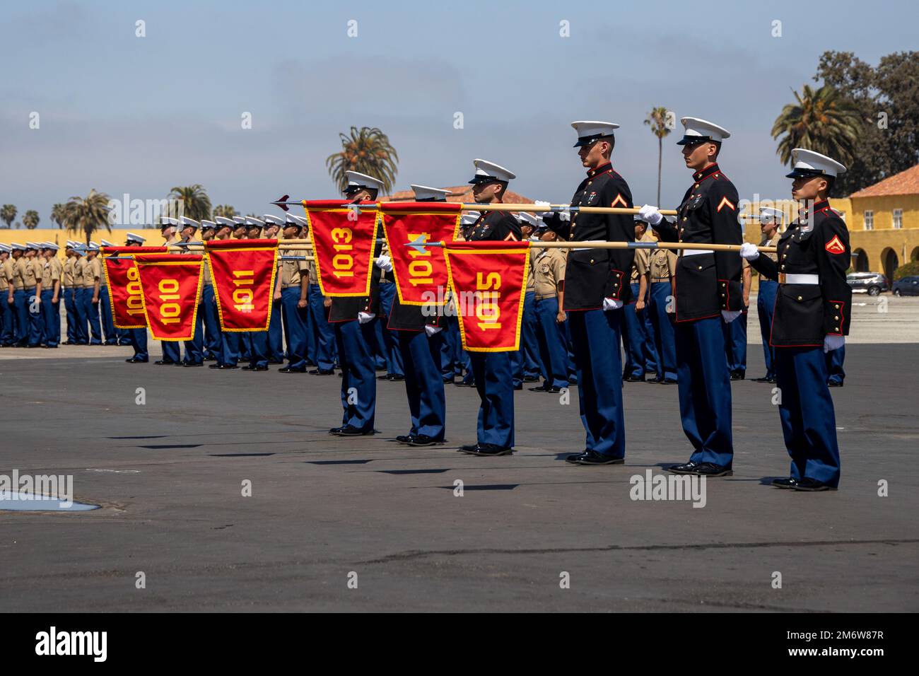 New U.S. Marines with Alpha Company, 1st Recruit Training Battalion ...