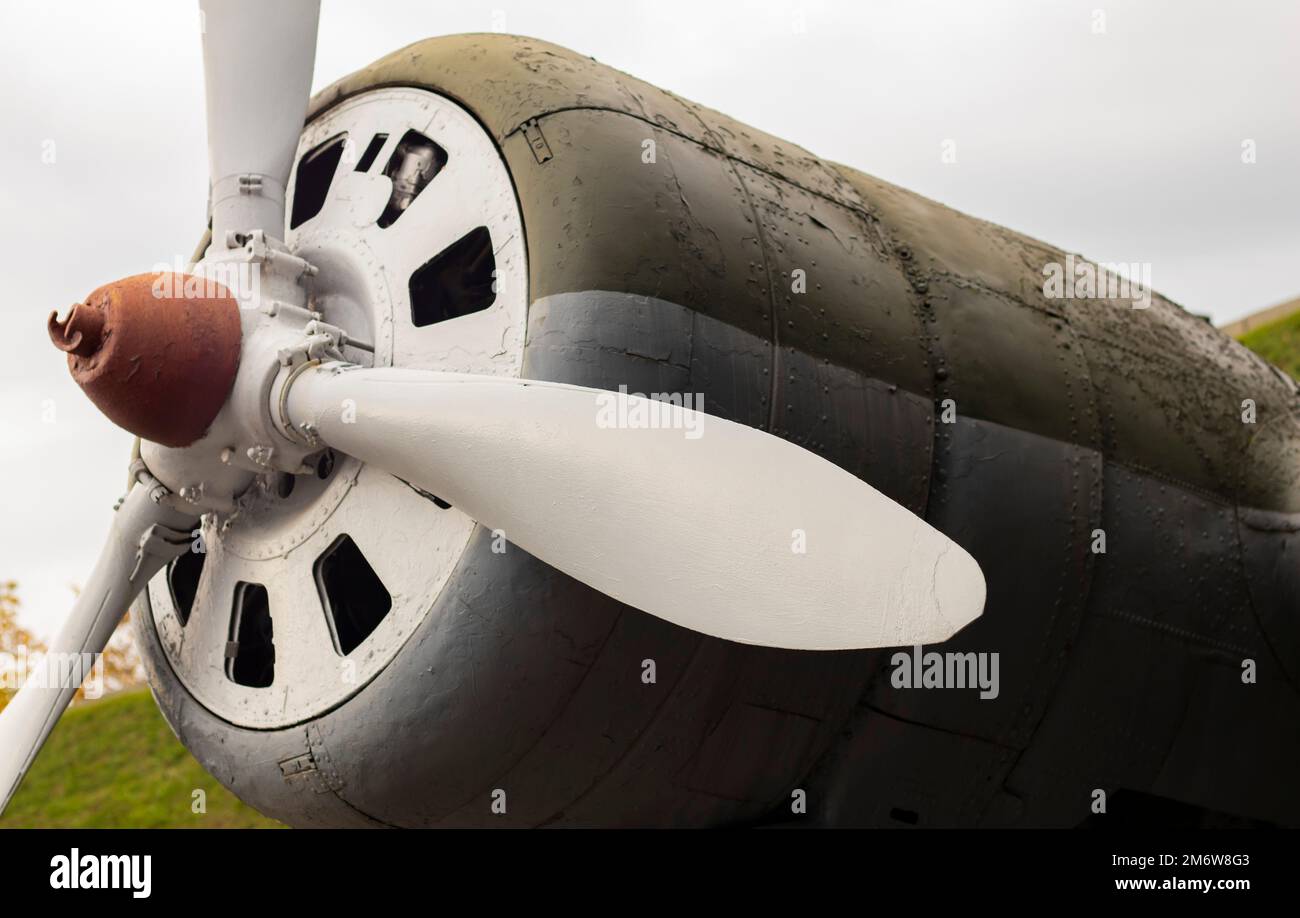 Soviet medium-range piston passenger and military transport aircraft of ...