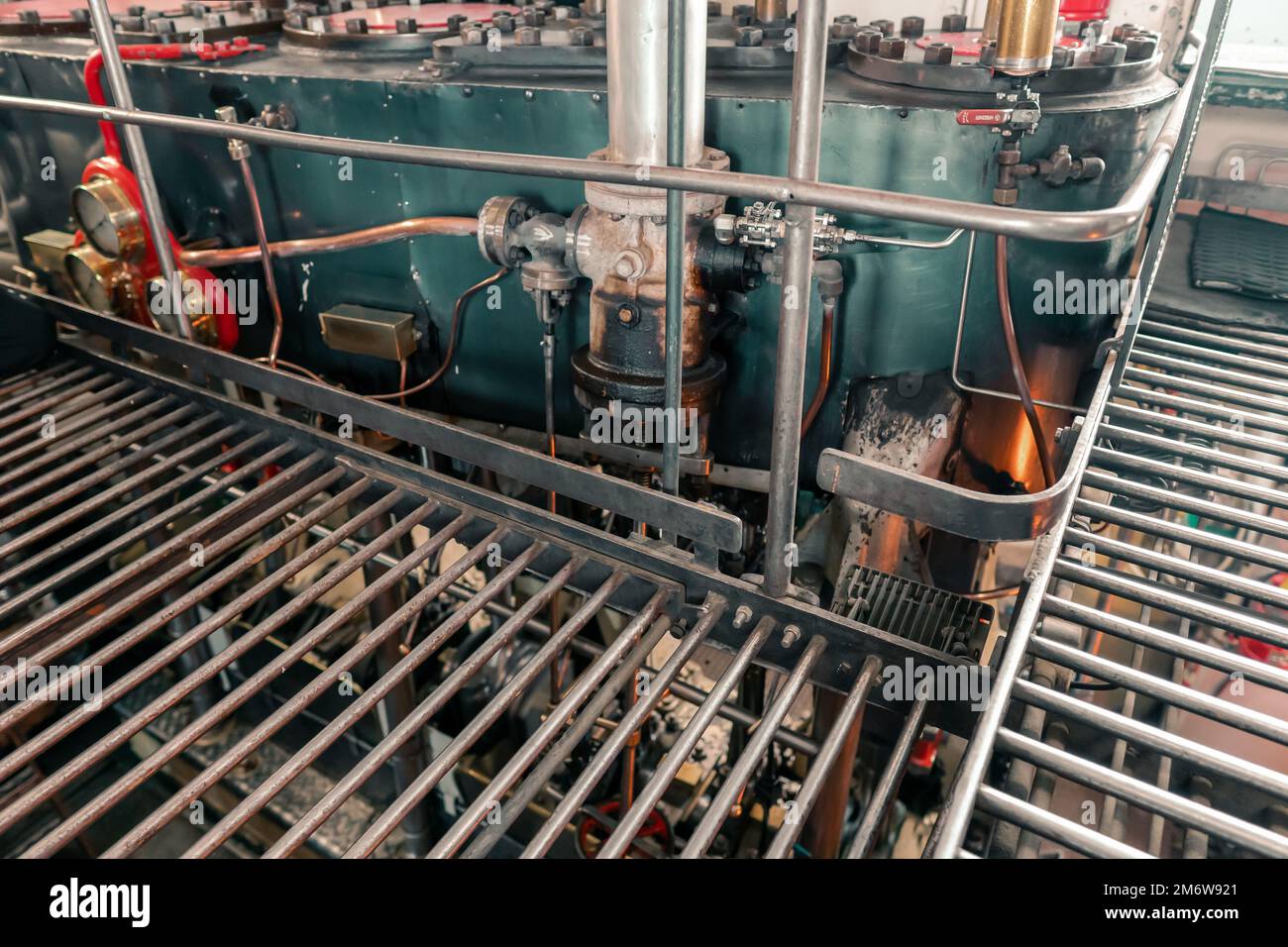 Vertically inclined engines hi-res stock photography and images - Alamy