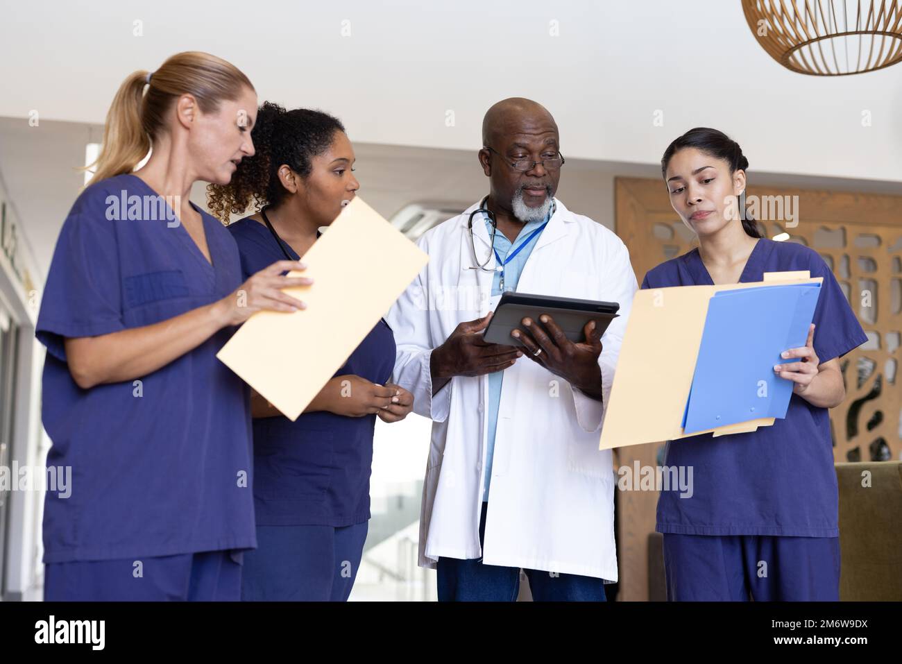 Diverse healthcare workers hi-res stock photography and images - Alamy