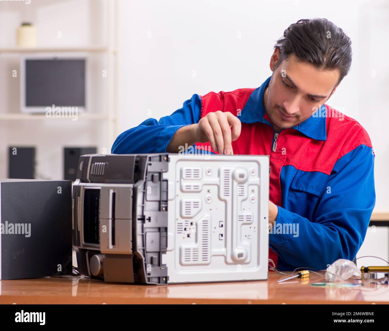 Hi fi repair hi-res stock photography and images - Alamy