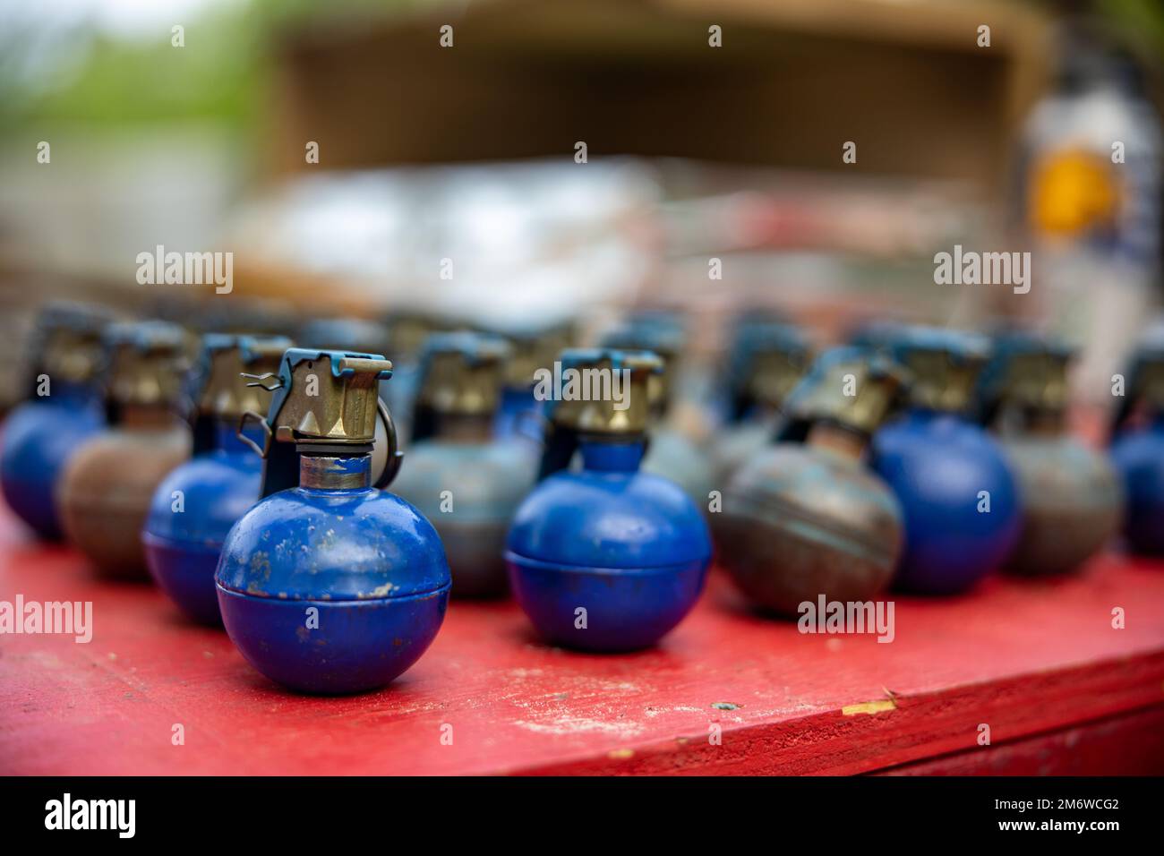 Hand grenade practice hi-res stock photography and images - Alamy