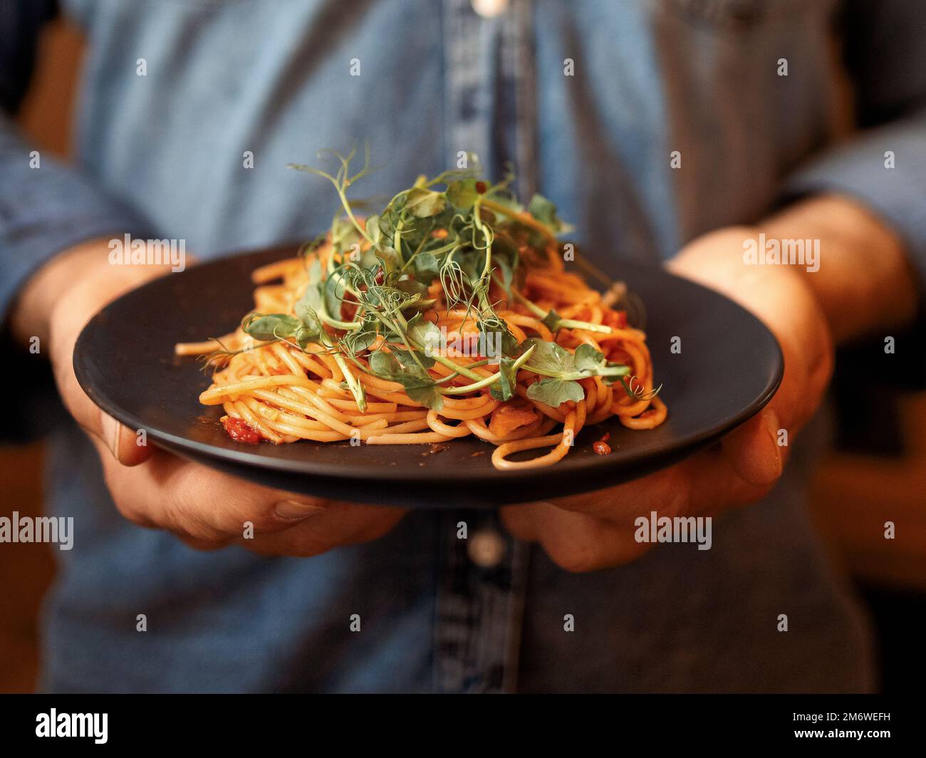 Man eat pasta hi-res stock photography and images - Alamy