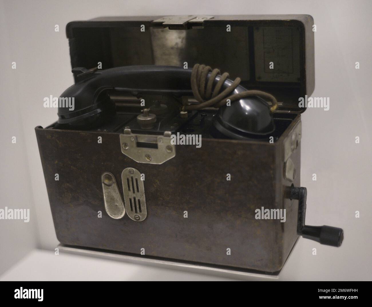 German field telephone Feldernspreche 33 model Fr, 1938. Metal ...