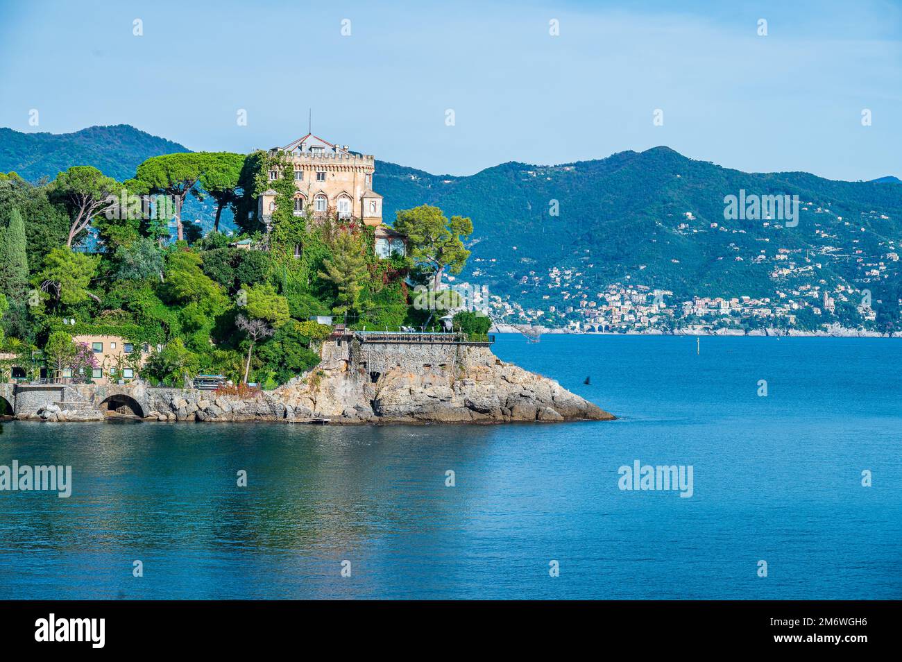 Bay villa hi-res stock photography and images - Alamy