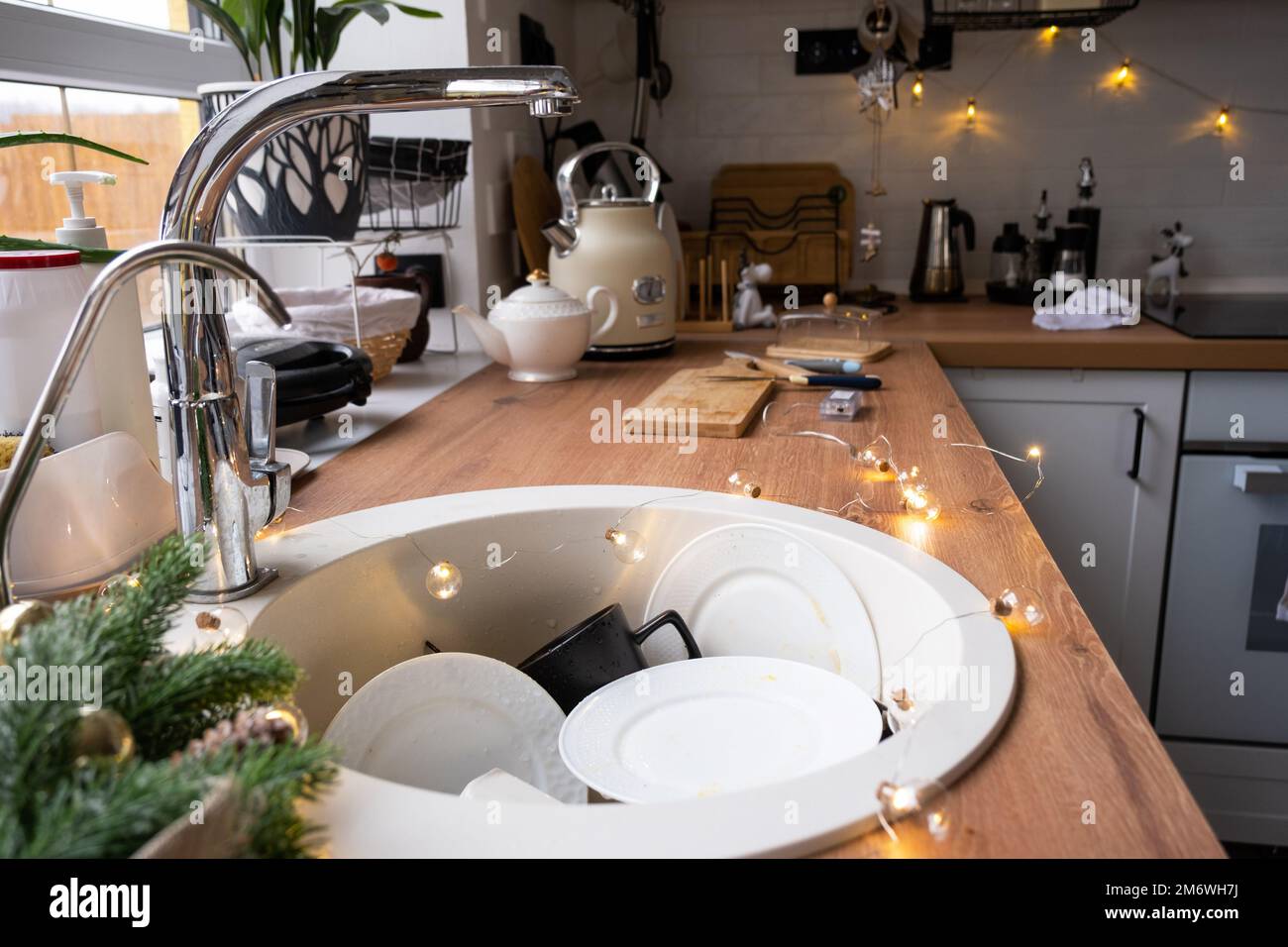 After party mess hi-res stock photography and images - Alamy