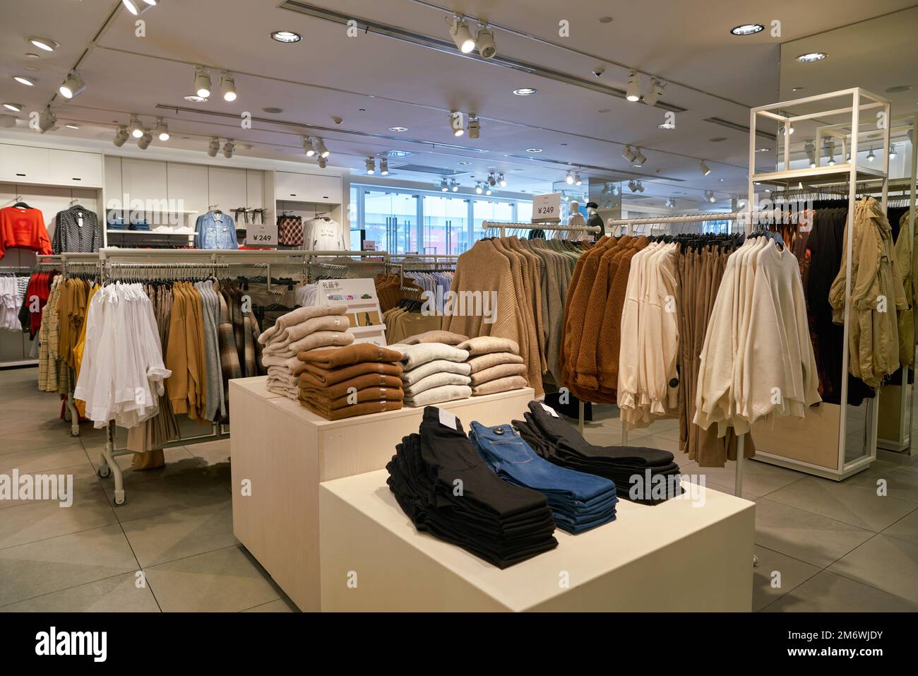 SHENZHEN, CHINA - CIRCA NOVEMBER, 2019: apparel on display at H and M ...