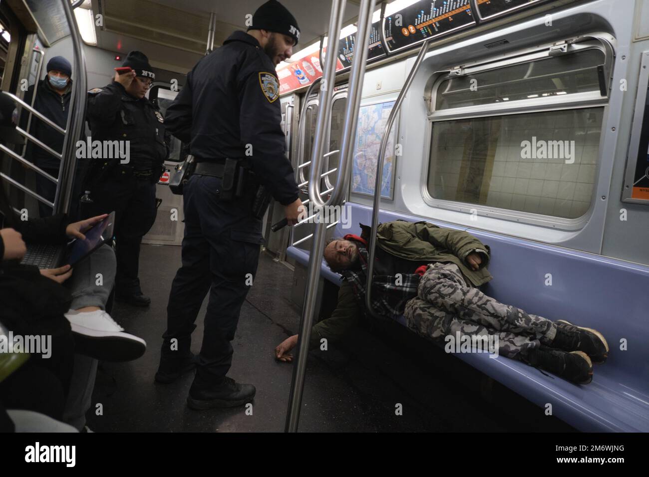 New York, New York, USA. 5th Jan, 2023. NYPD officers approach a ...