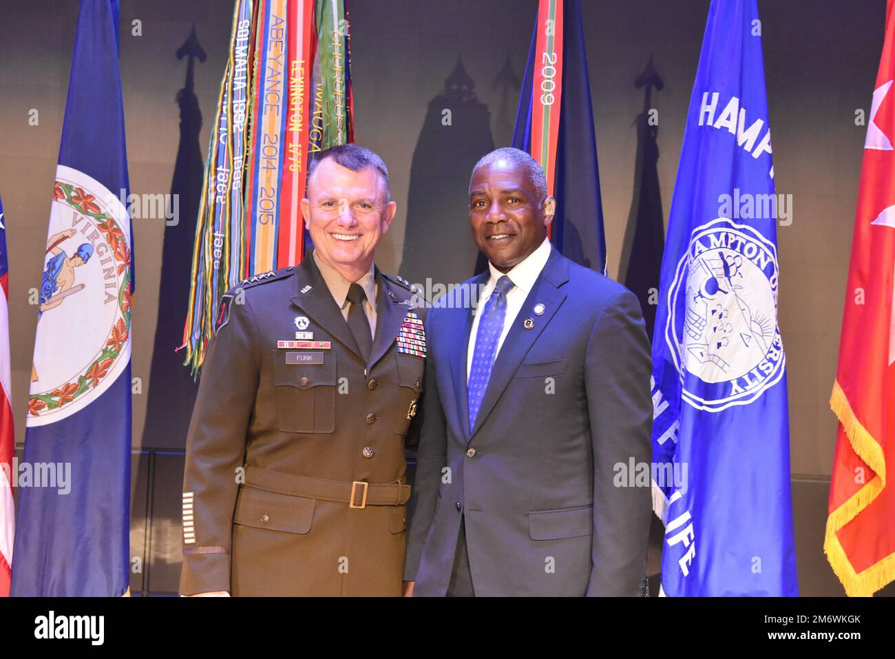 University leadership hi-res stock photography and images - Alamy