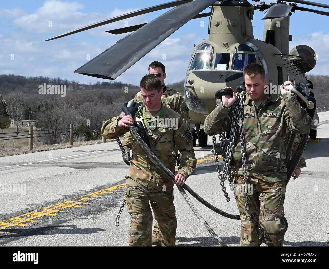 Chinook helicopter water hi-res stock photography and images - Alamy