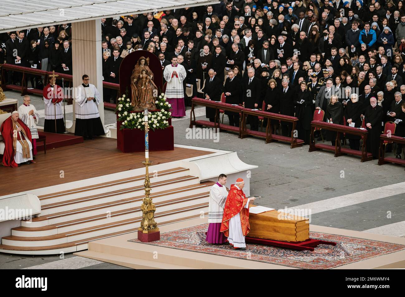 Roma, Italy. 05th Jan, 2023. Pope Francis (L) seen while watching the ...