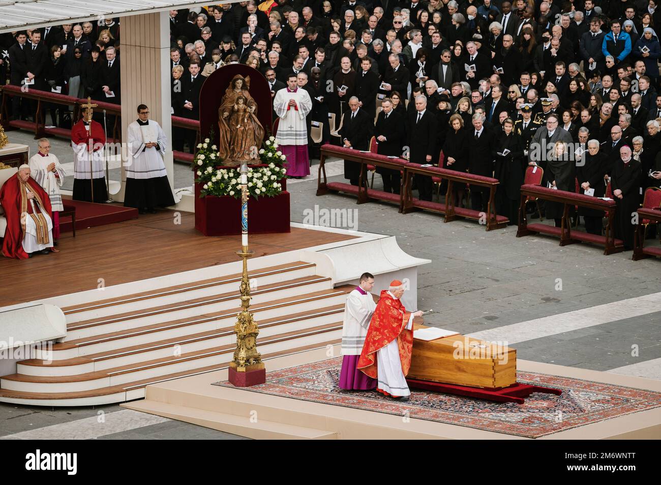 Roma, Italy. 05th Jan, 2023. Pope Francis (L) seen while watching the ...