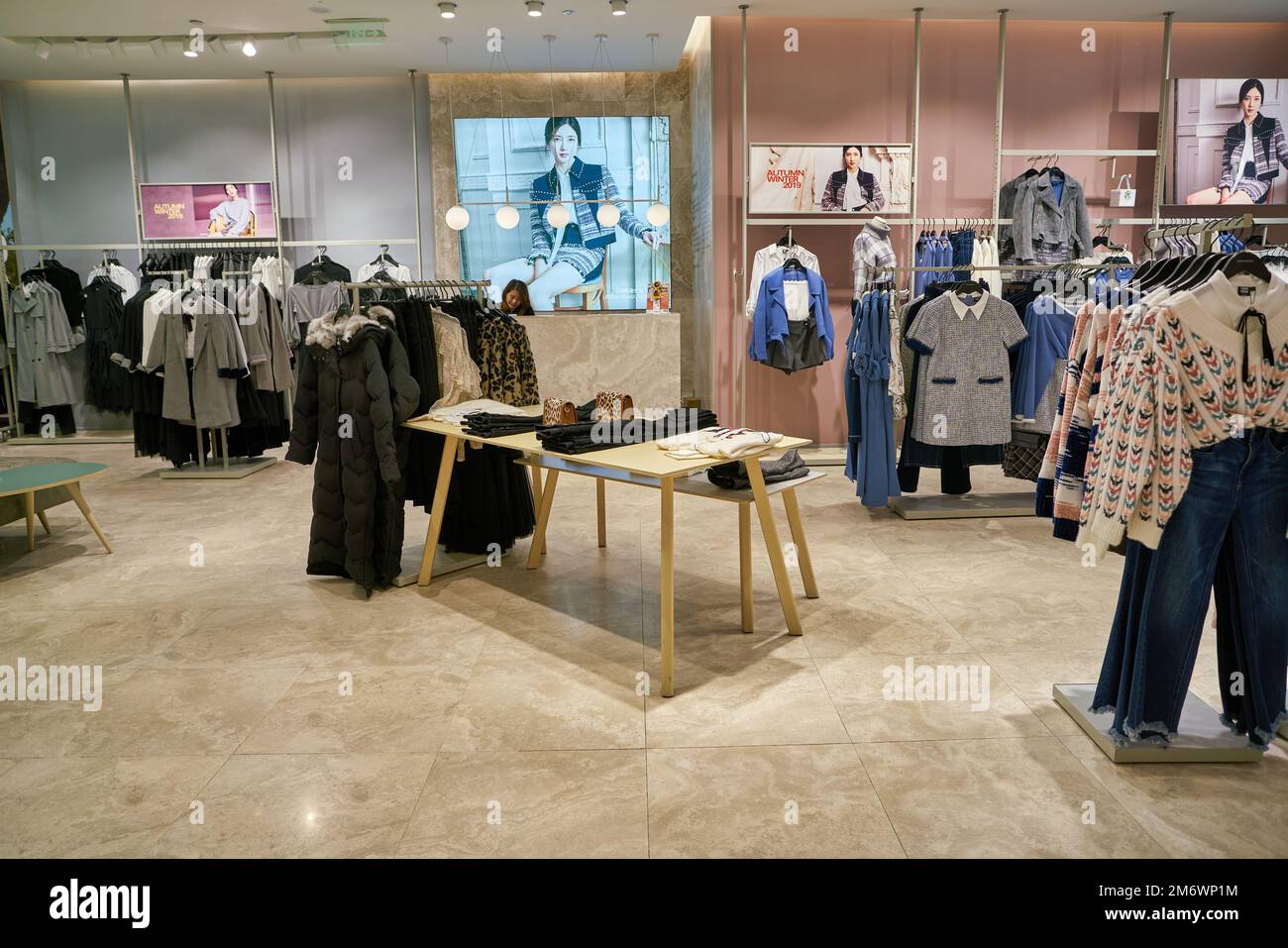 Vero moda hi-res stock photography and images - Alamy