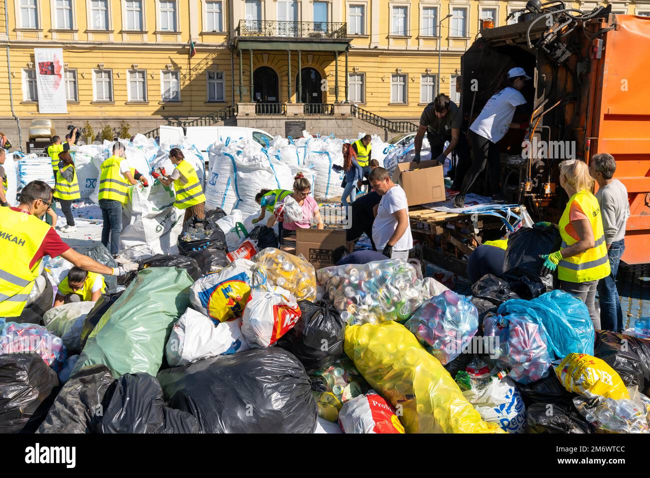 Sofia bulgaria garbage hi-res stock photography and images - Alamy