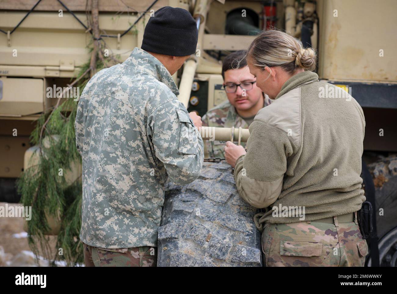 Soldiers with E Forward Support Company, 21st Brigade Engineer ...
