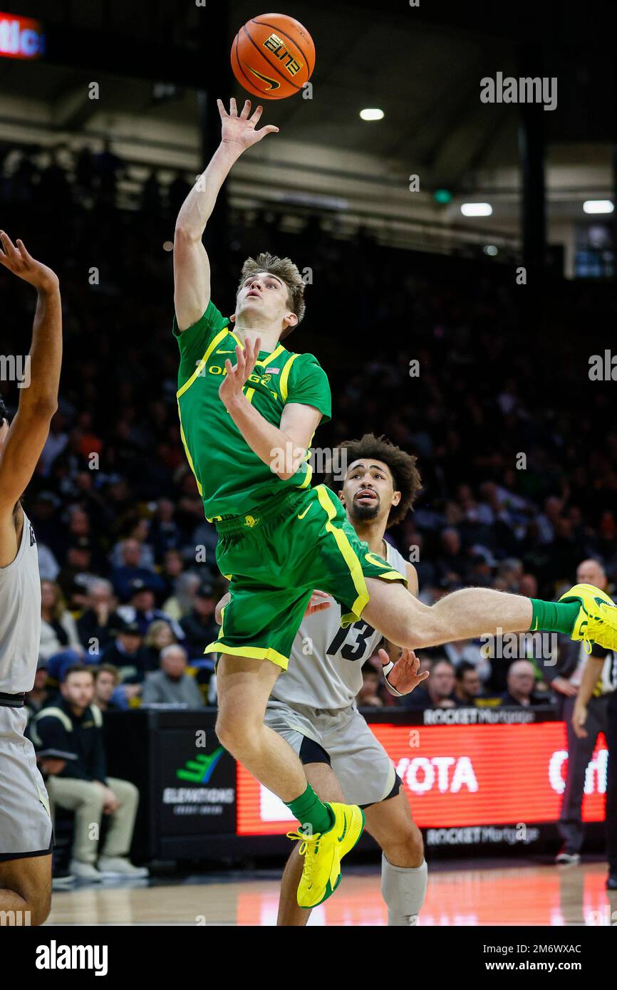 Boulder, CO, USA. 5th Jan, 2023. Oregon Ducks guard Brennan Rigsby (4 ...