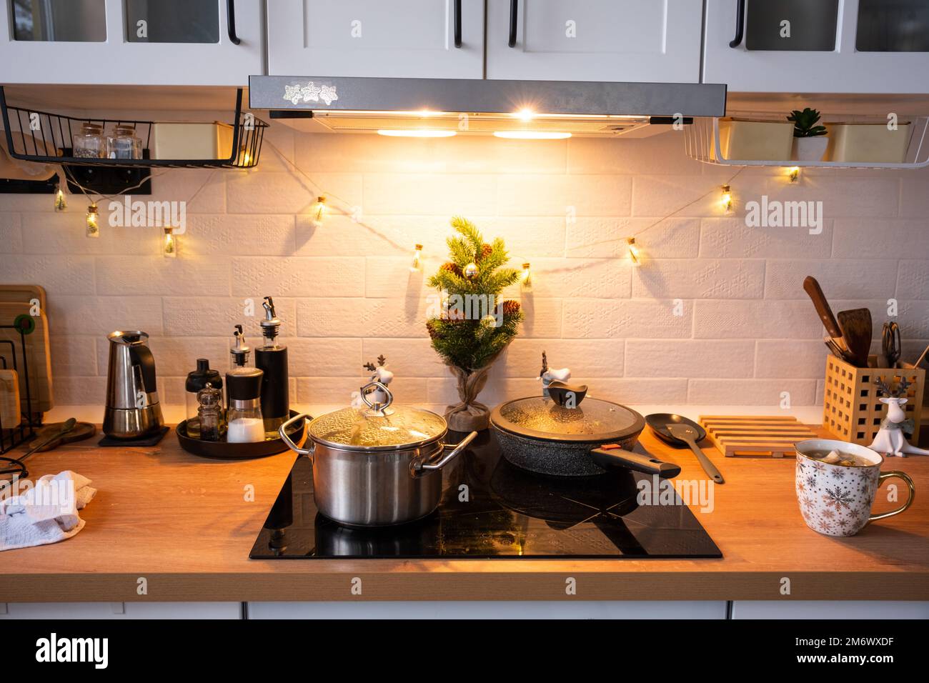 Kitchen mess not children hi-res stock photography and images - Alamy