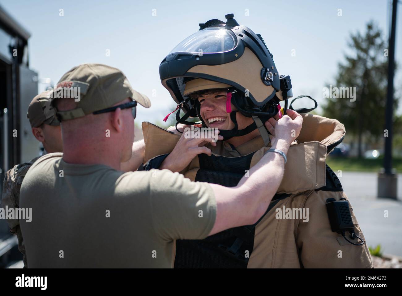 U.S. Air Force Senior Airmen Jeff Wispell and Quentin Johns, 775th ...