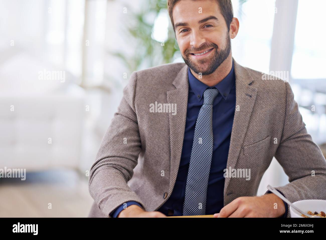 Man sitting office hi-res stock photography and images - Alamy