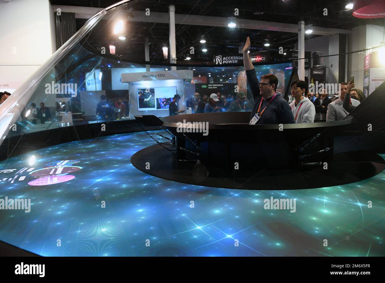 Las Vegas, USA. 05th Jan, 2023. Attendees use the Holo Panorama X, the ...