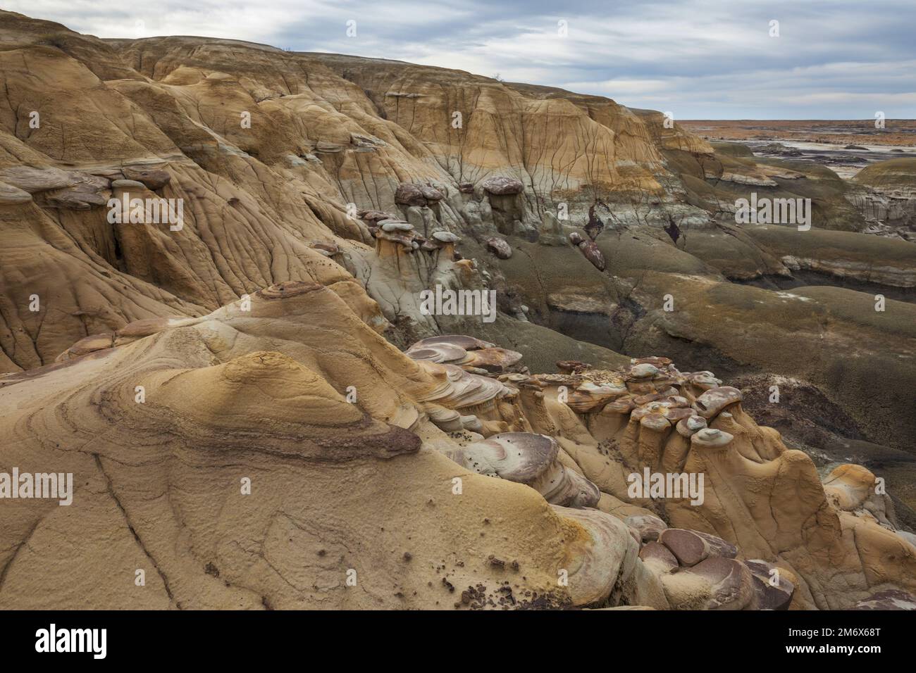 Bisti badlands wildnis de na zin hi-res stock photography and images ...
