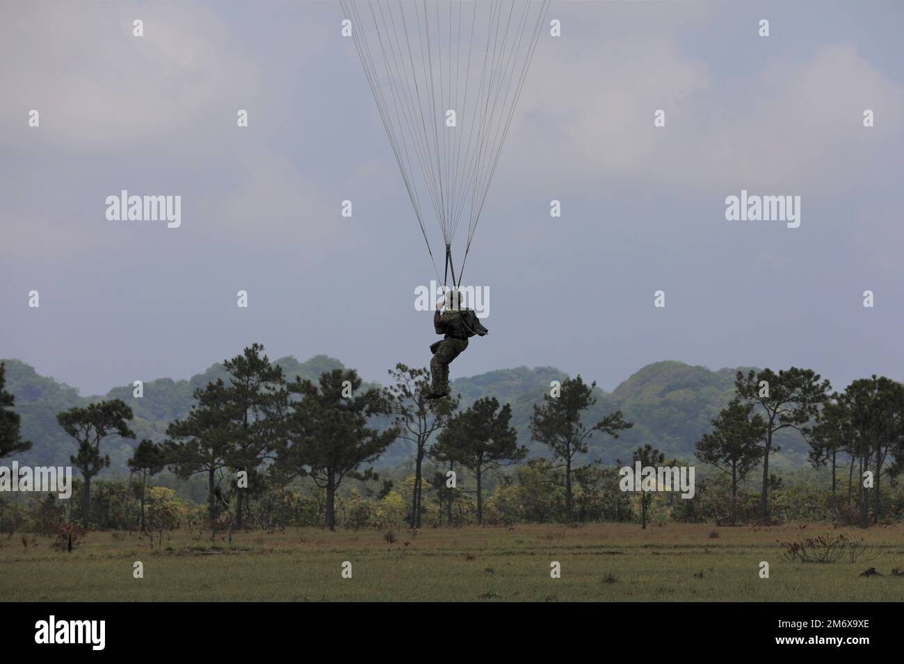 Paratroopers from the U.S., Belize, Mexico, Guyana, and Colombia ...