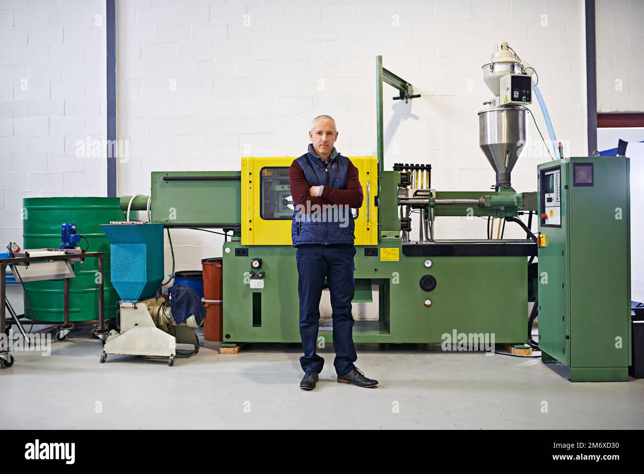 Man standing in front of machinery hi-res stock photography and images ...